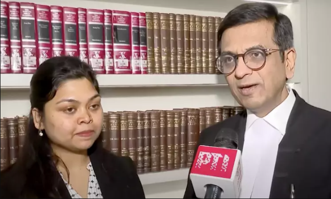 CJI And SC Judges Honor Cook's Daughter Pursuing Masters In Law In US